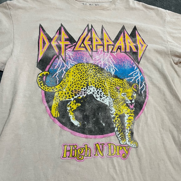 Def Leppard | Shirts | Def Leppard Tee Shirt Top | Poshmark